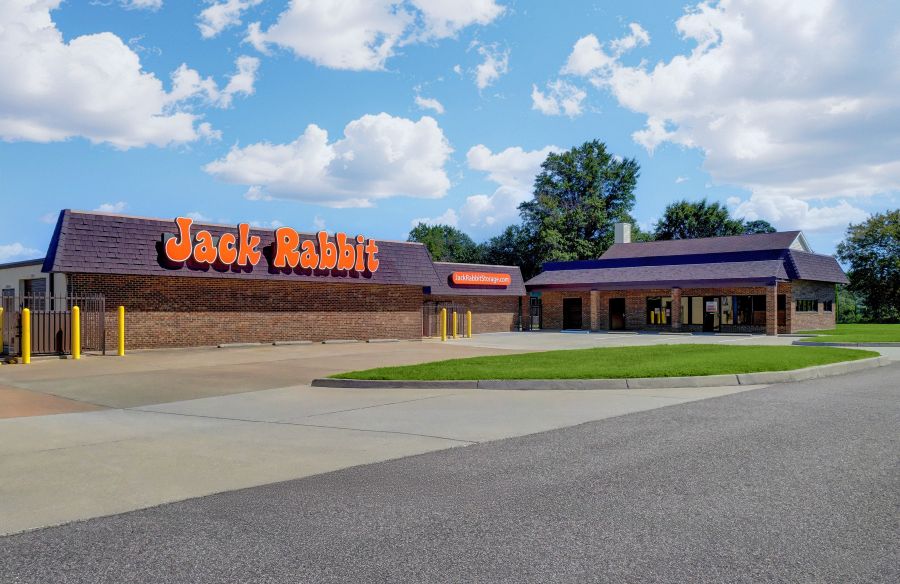 Storage Units in Norfolk, VA at 8710 Hampton Blvd