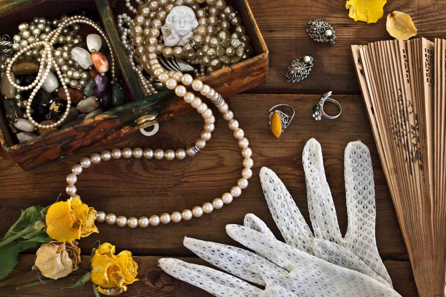 Preserving Family Heirlooms: Tips for Storing Antiques and Keepsakes ...
