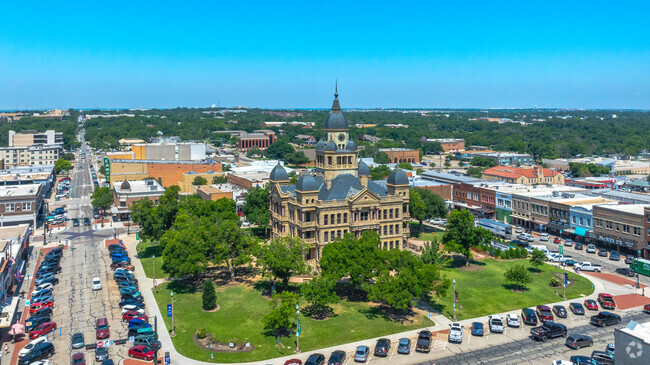 Best Neighborhoods In Denton: A Complete Guide | Teasley Lane Self Storage