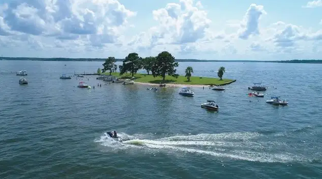 Exploring Lake Conroe: A Hidden Gem in Texas | Lockaway Storage